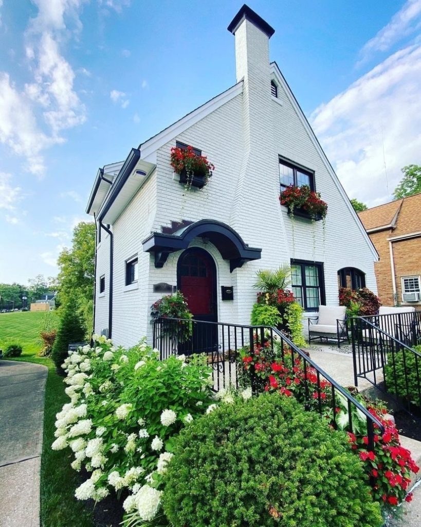 Tips for Choosing the Perfect White - ROMABIO